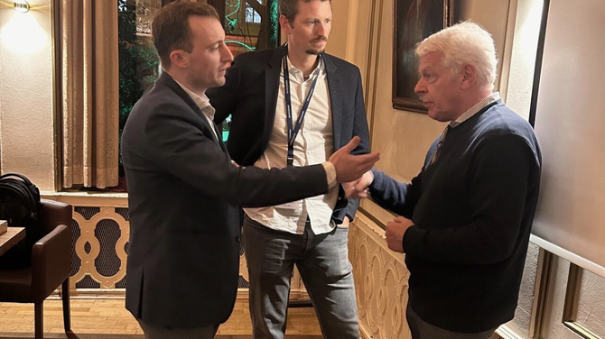 Feuer & Flamme für den Digitaldruck: ADLER bei